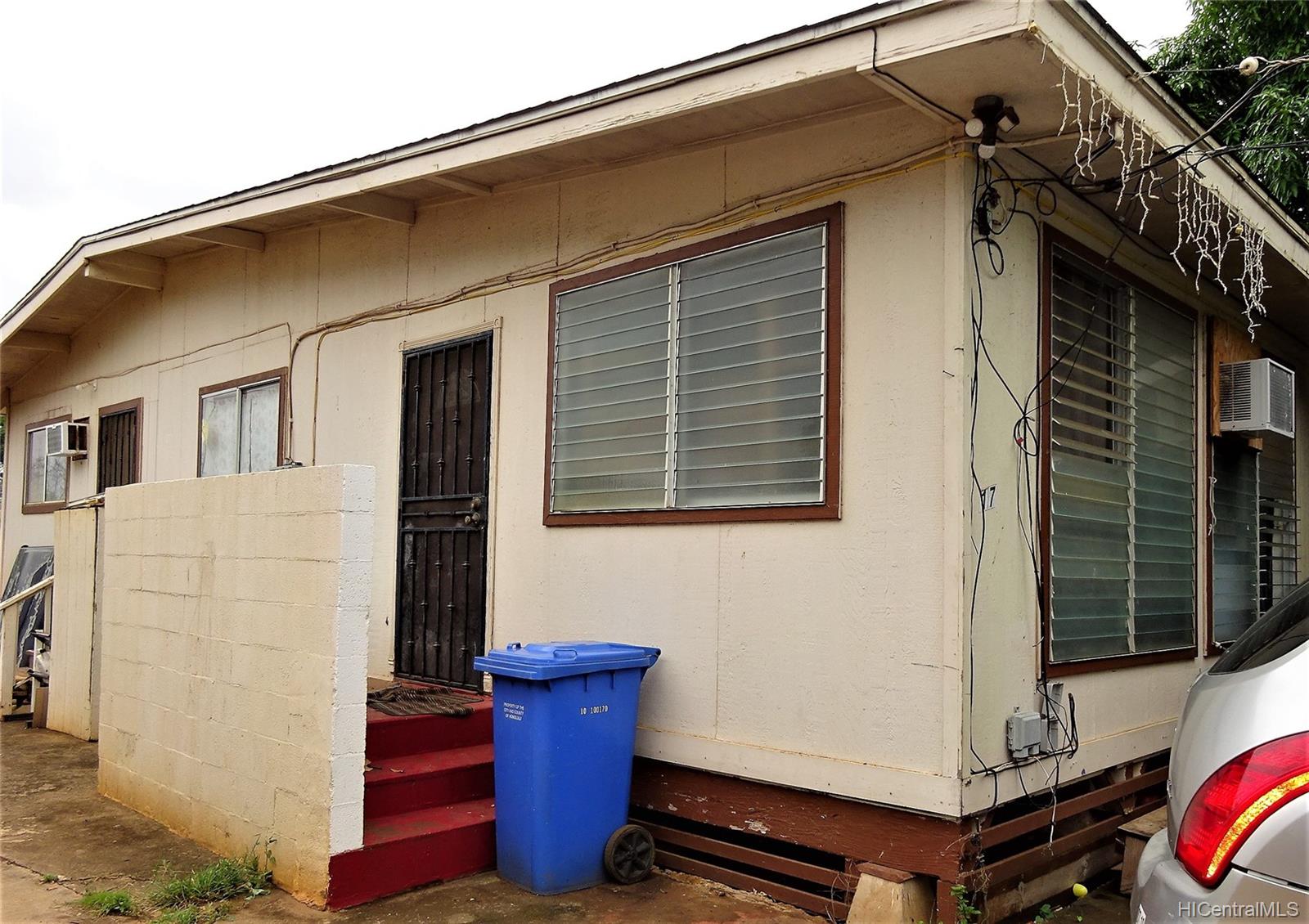 94-125 Pahu Street Unit 17 Waipahu HI 96797 sold on 11-22-2019