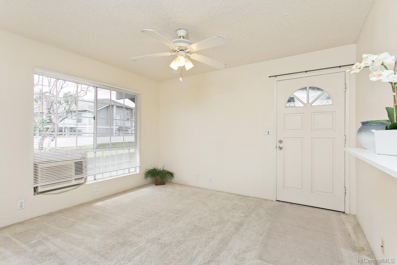 Crosspointe 429 Mananai Place Unit 39U Honolulu HI 96818 sold on 05-26-2020