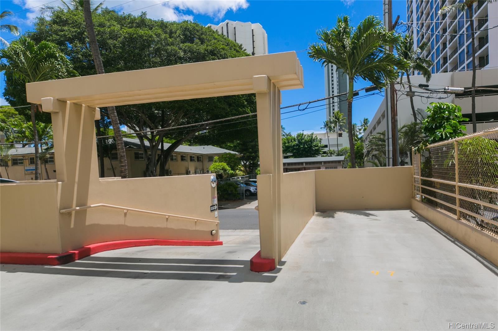 250 Ohua Avenue Unit 1A Honolulu HI 96815 listed 09-08-2021