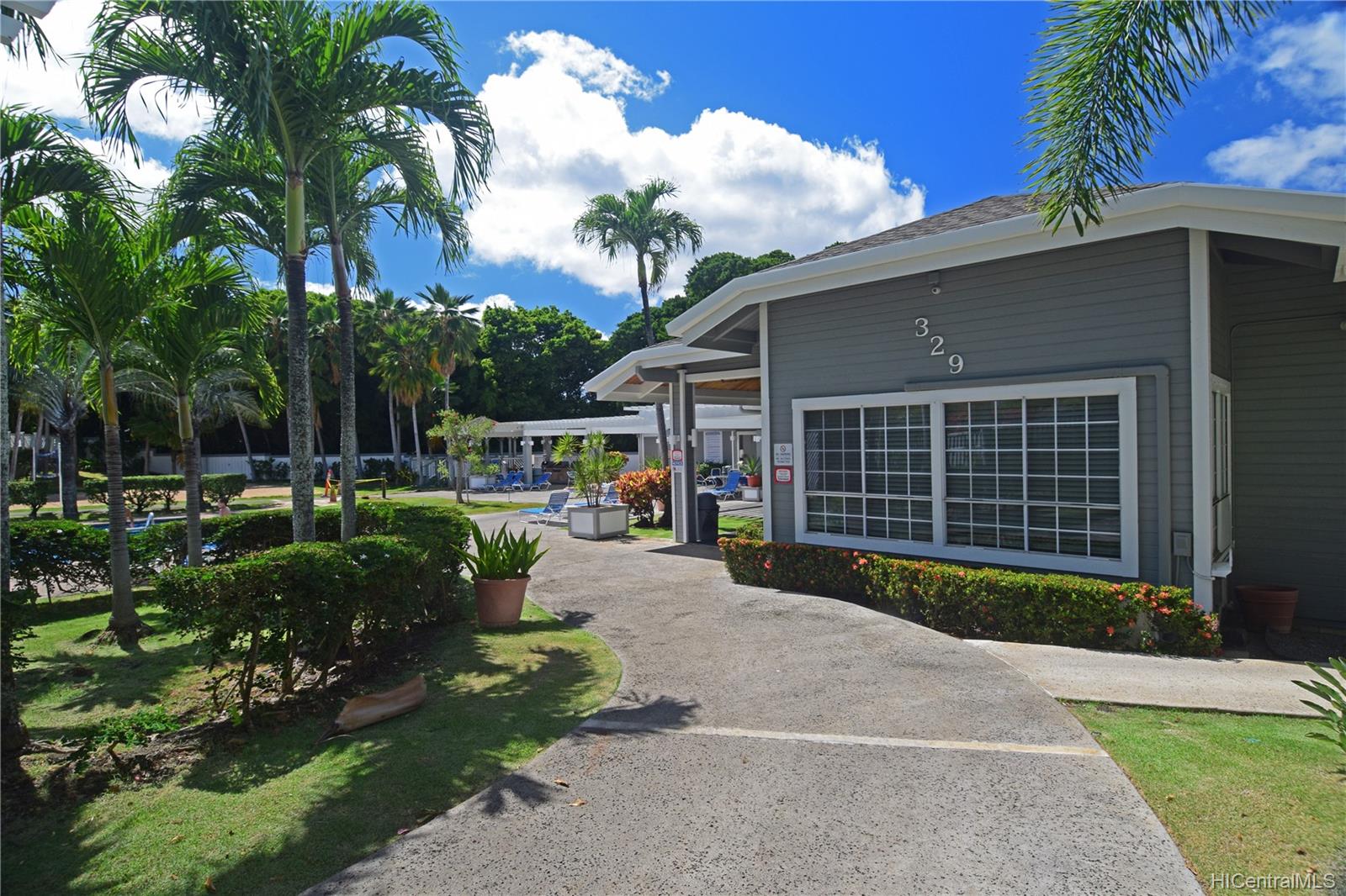 Crosspointe 594 Mananai Place Unit 21T Honolulu HI 96818 sold on 11-02-2022