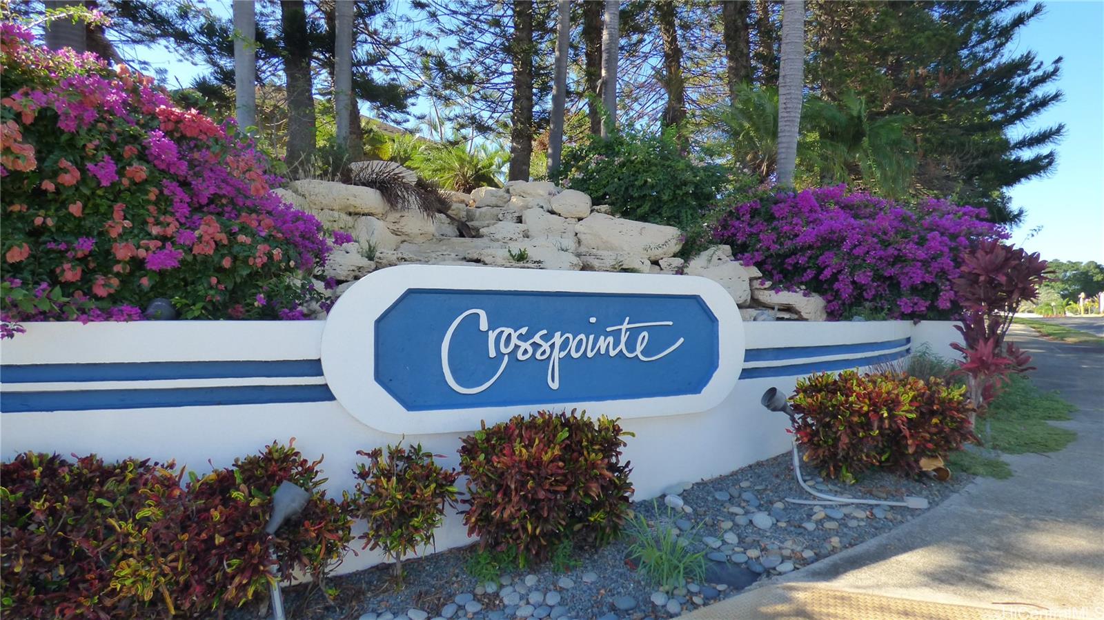 Crosspointe 605 Mananai Place Unit 25C Honolulu HI 96818 listed 12-01-2023