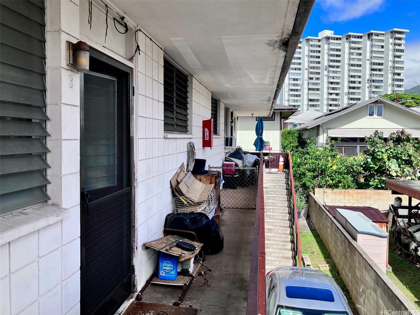 1072 Kinau Street Honolulu HI 96814 listed 02-14-2024