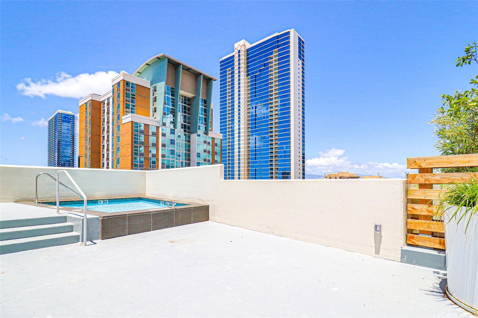 Ililani 615 Keawe Street Unit 2502 Honolulu HI 96813 listed 04-30-2024