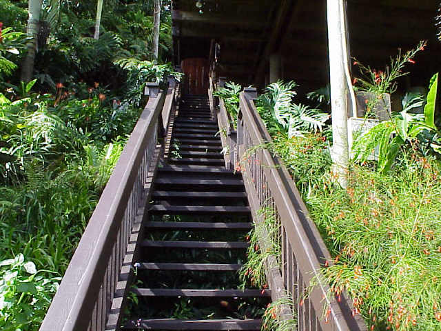 170 Forest Ridge Way Honolulu HI 96822 listed 10-23-2004