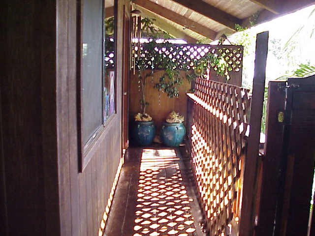 170 Forest Ridge Way Honolulu HI 96822 listed 10-23-2004